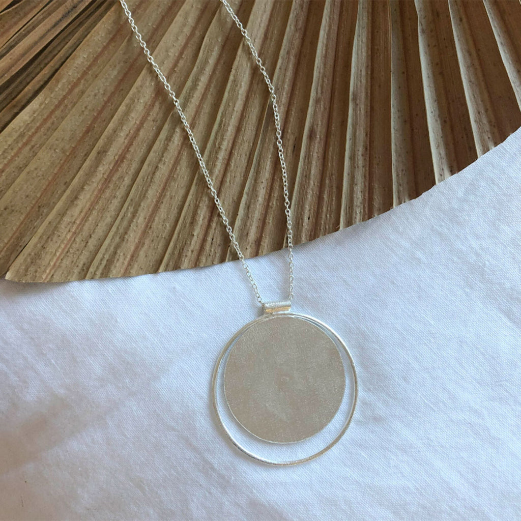Necklace Dora Round Silver - Inartisan – National Museum Australia